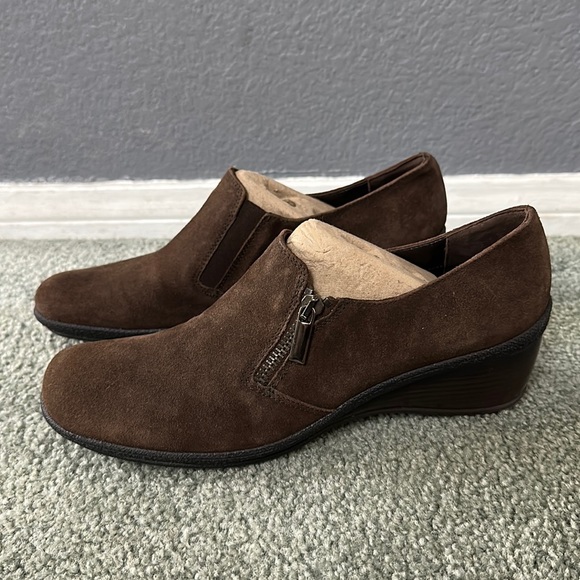 Aquatalia | Shoes | Aquatalia By Marvin K Suede Wedge Shooties Side Zip ...